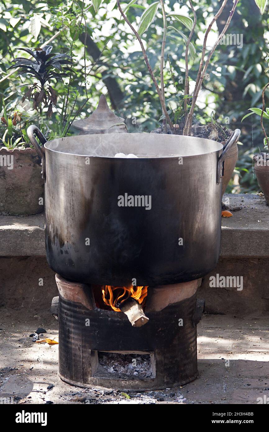 Old cooking range hi-res stock photography and images - Alamy