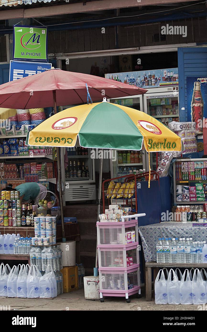 Asian grocery stores hi-res stock photography and images - Alamy