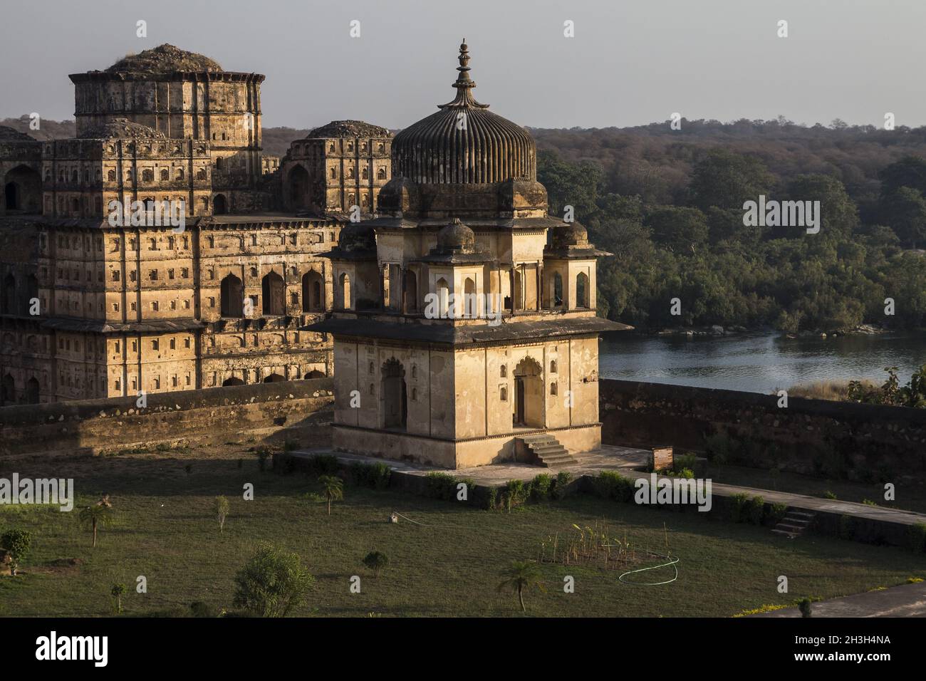 Chhatris in Orchha. Madhya Pradesh, India Stock Photo - Alamy