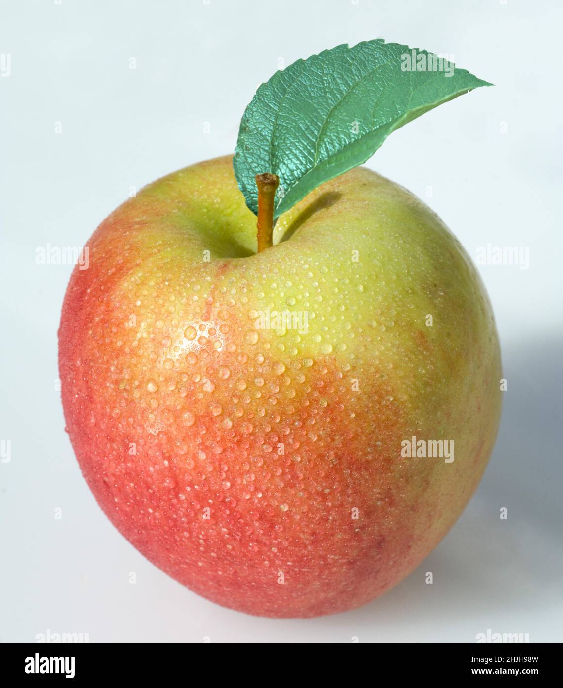 Braeburn apple cut hi-res stock photography and images - Alamy