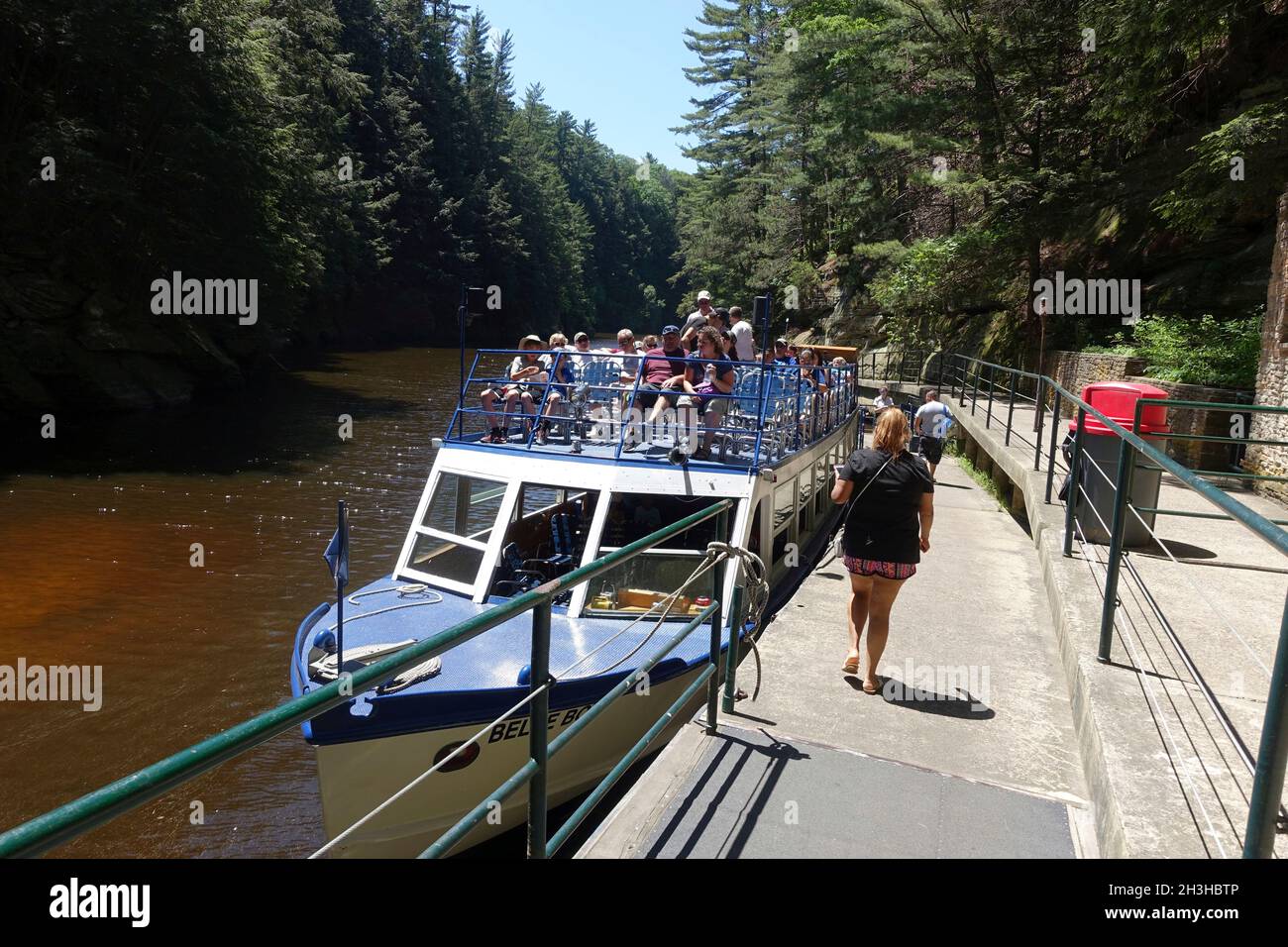 Upper River Boat Tour, Wisconsin Dells, Wisconsin Stock Photo - Alamy