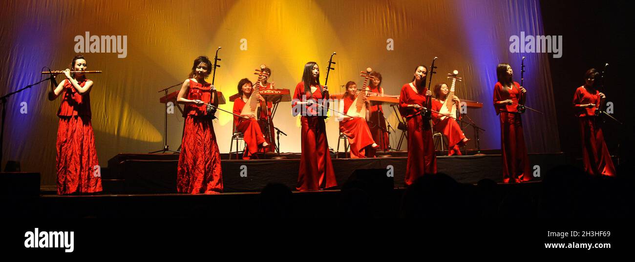 04 TwelfeGirlsBand 10/30/2005. The Twelfe Girls Band Concert in Los ...