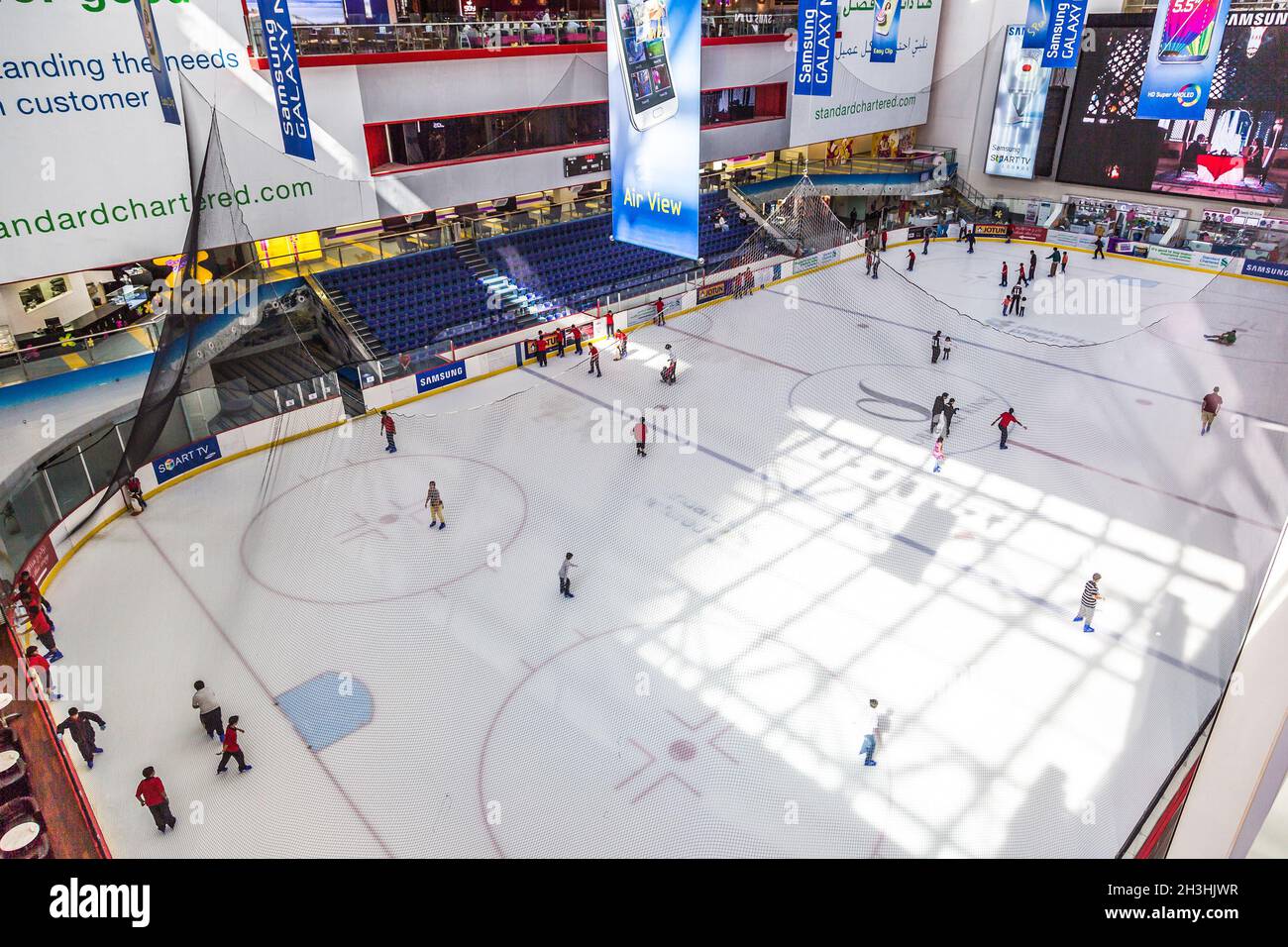 The ice rink of the Dubai Mall Stock Photo - Alamy