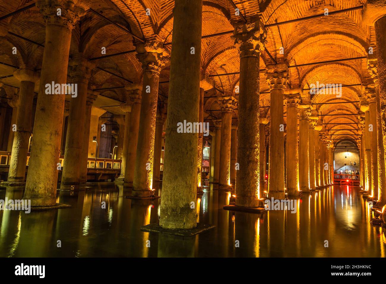Underground Basilica Cistern (Yerebatan Sarnici) in Istanbul, Turkey ...