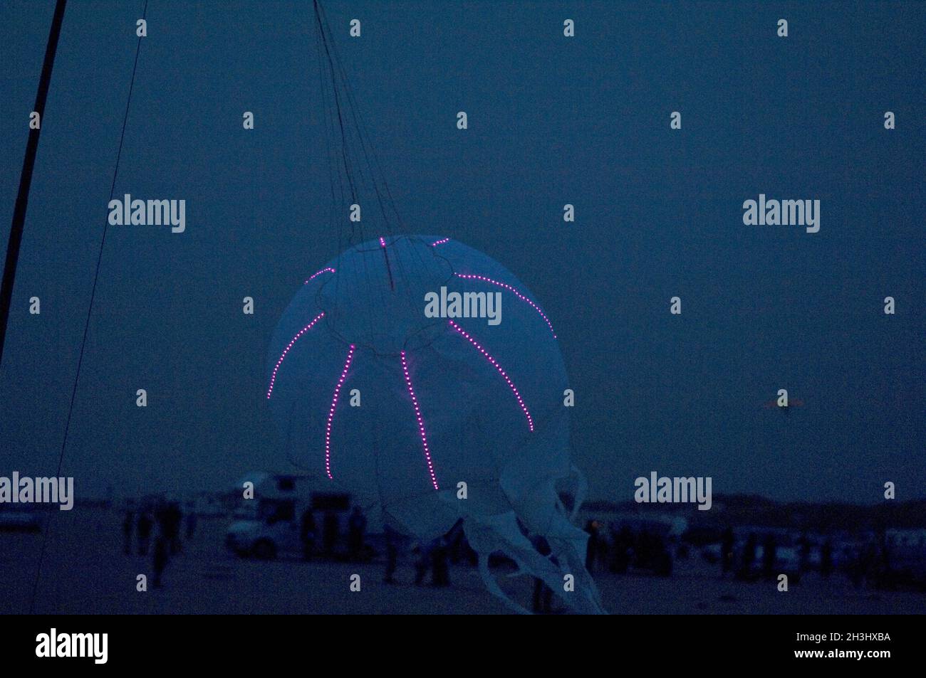 Night kite hi-res stock photography and images - Alamy