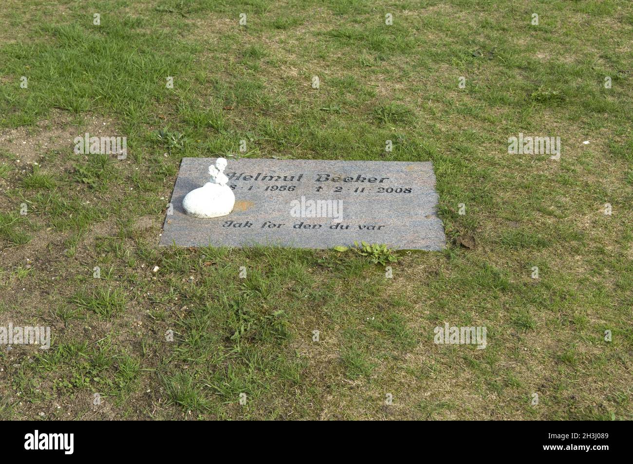 Danish cemetery hi-res stock photography and images - Alamy