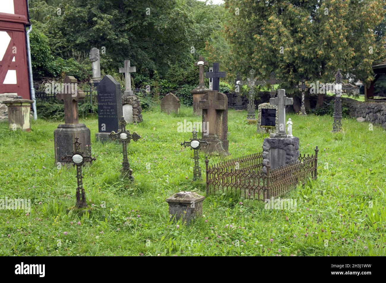 Tomb burial ground hi-res stock photography and images - Alamy