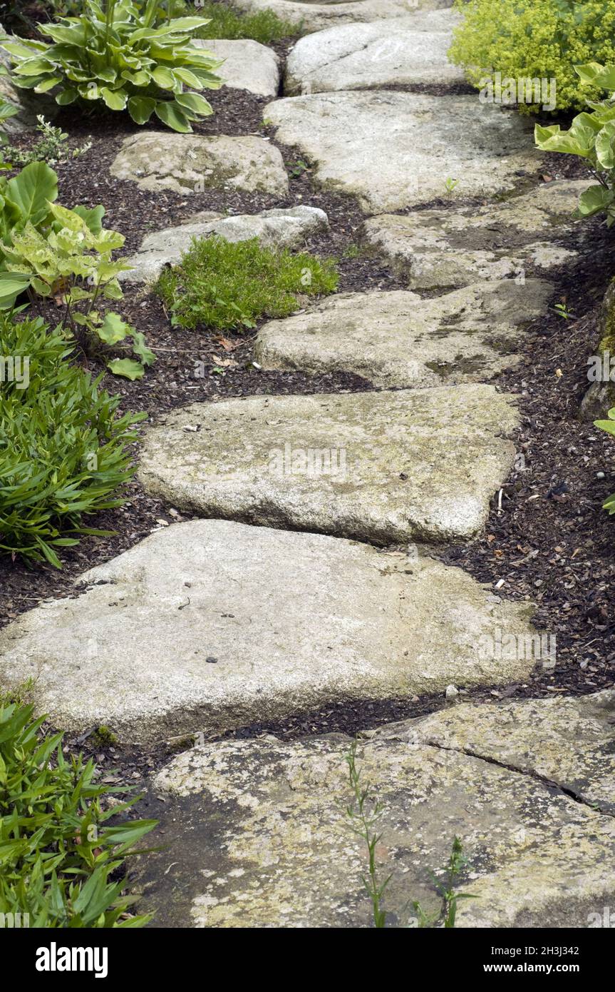 Garden path, flagstone path Stock Photo - Alamy