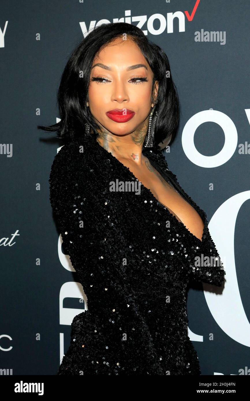 Flyy tatted sky hi-res stock photography and images - Alamy