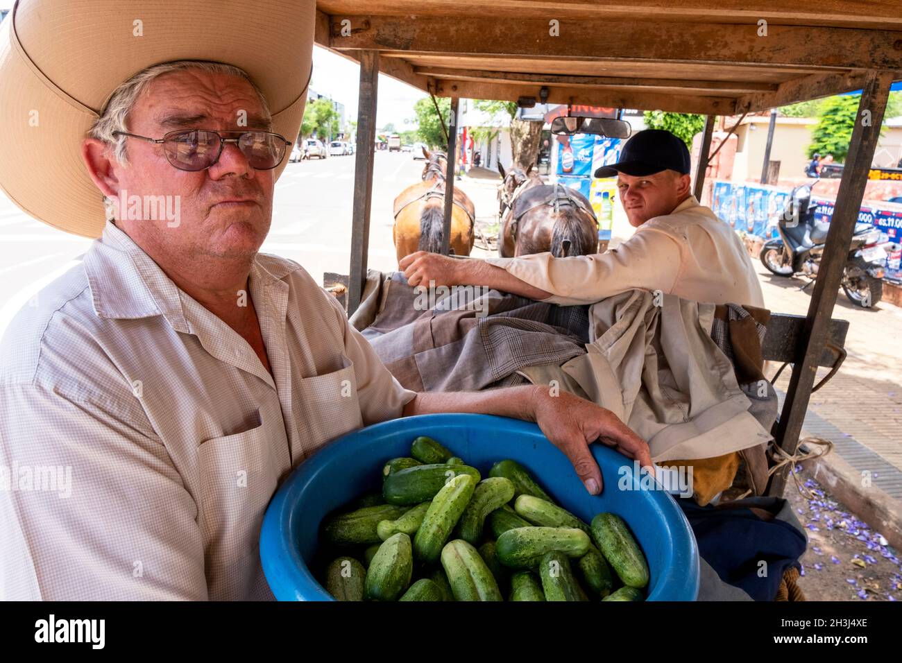 Mennonite men hi-res stock photography and images - Alamy