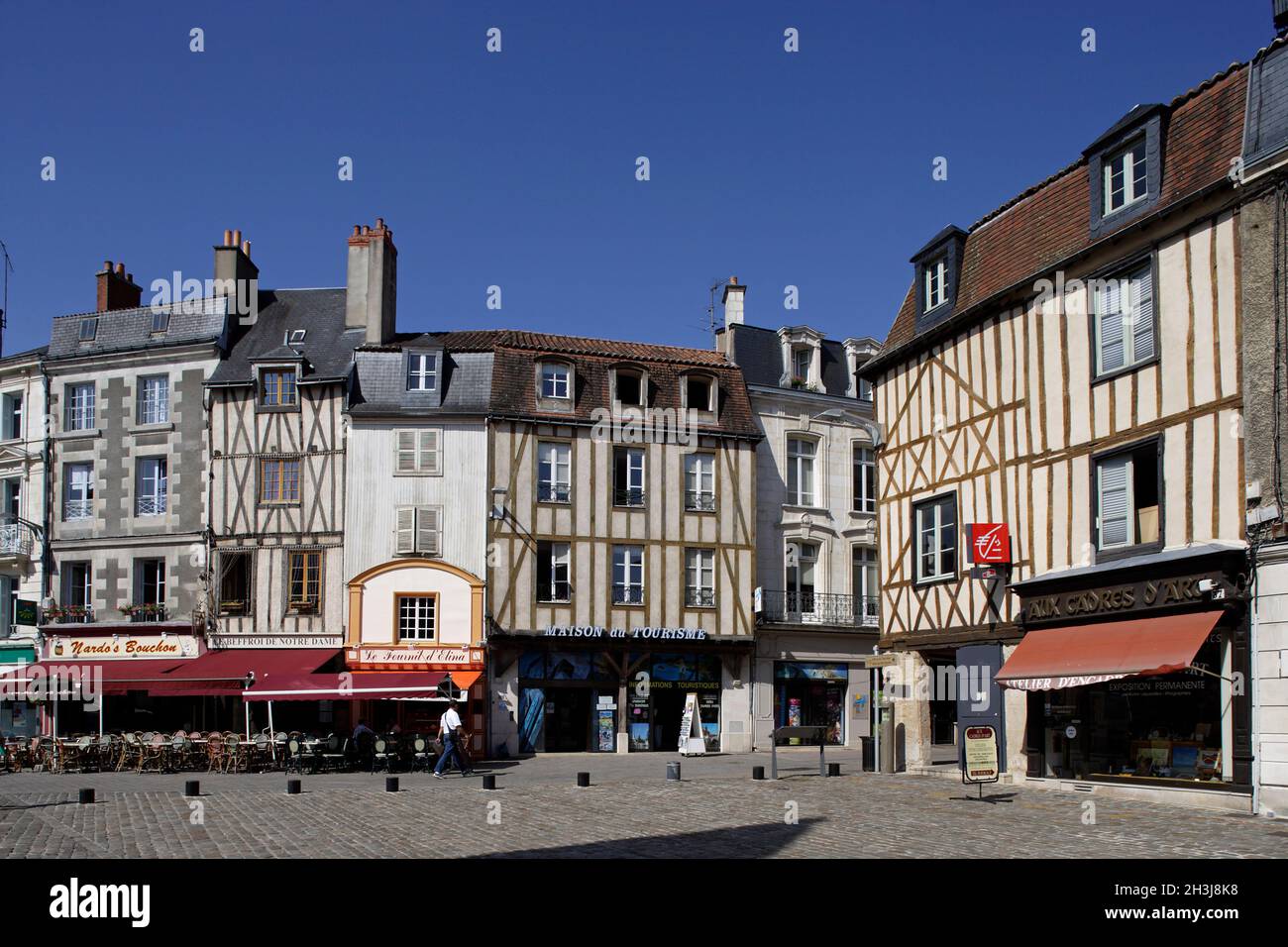 Old town of poitiers hi-res stock photography and images - Alamy