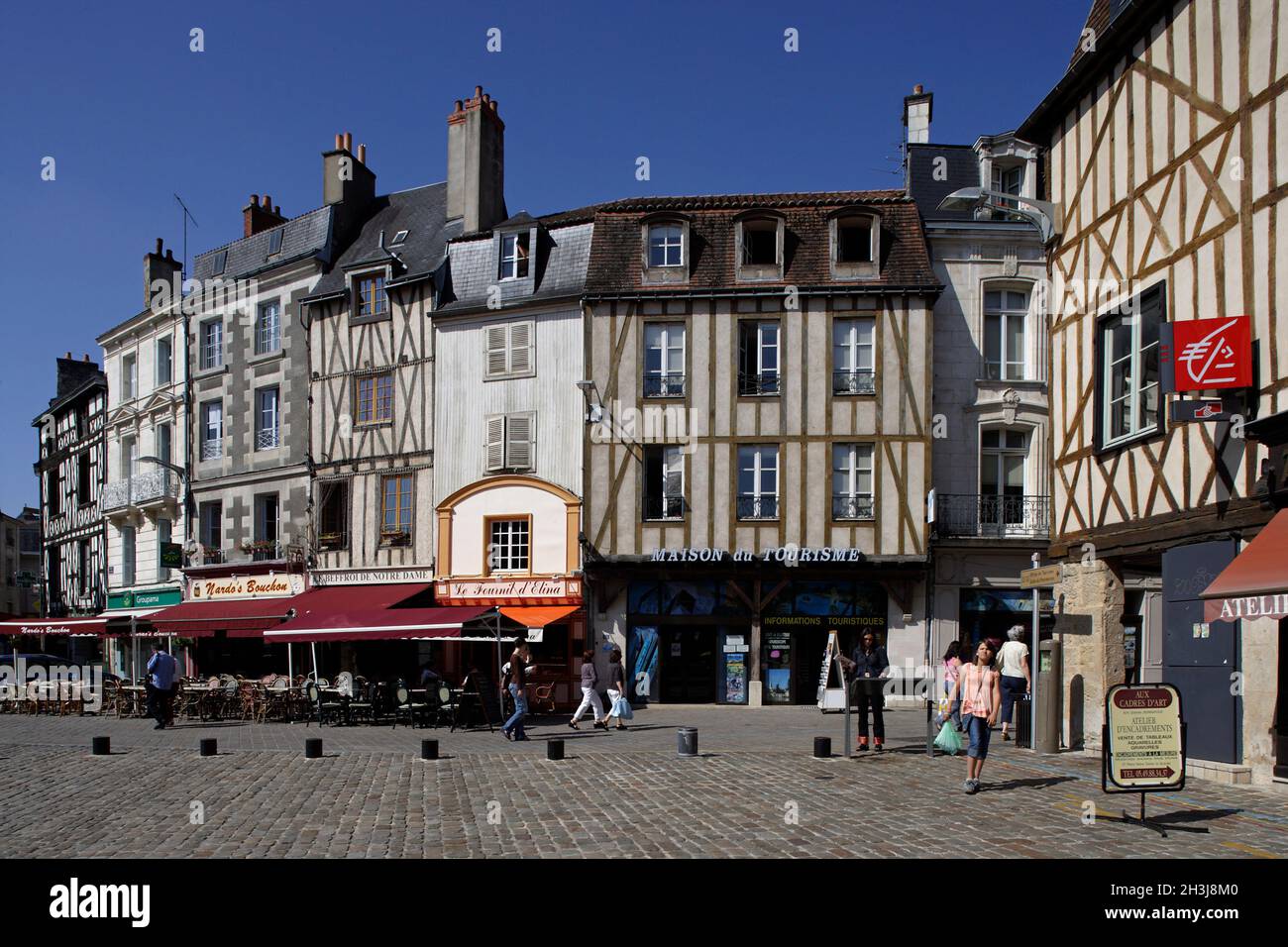 Old town of poitiers hi-res stock photography and images - Alamy