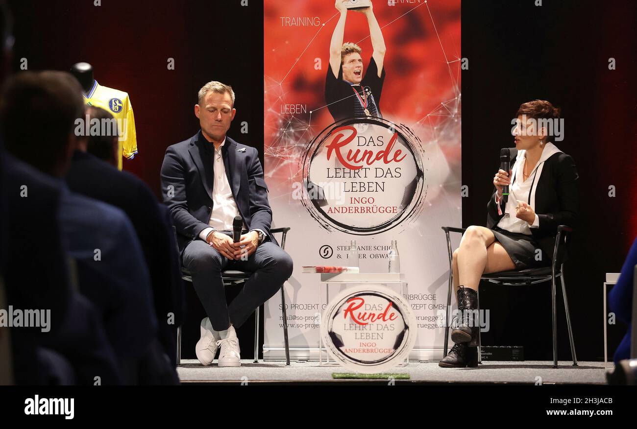 Stephanie kind hi-res stock photography and images - Alamy