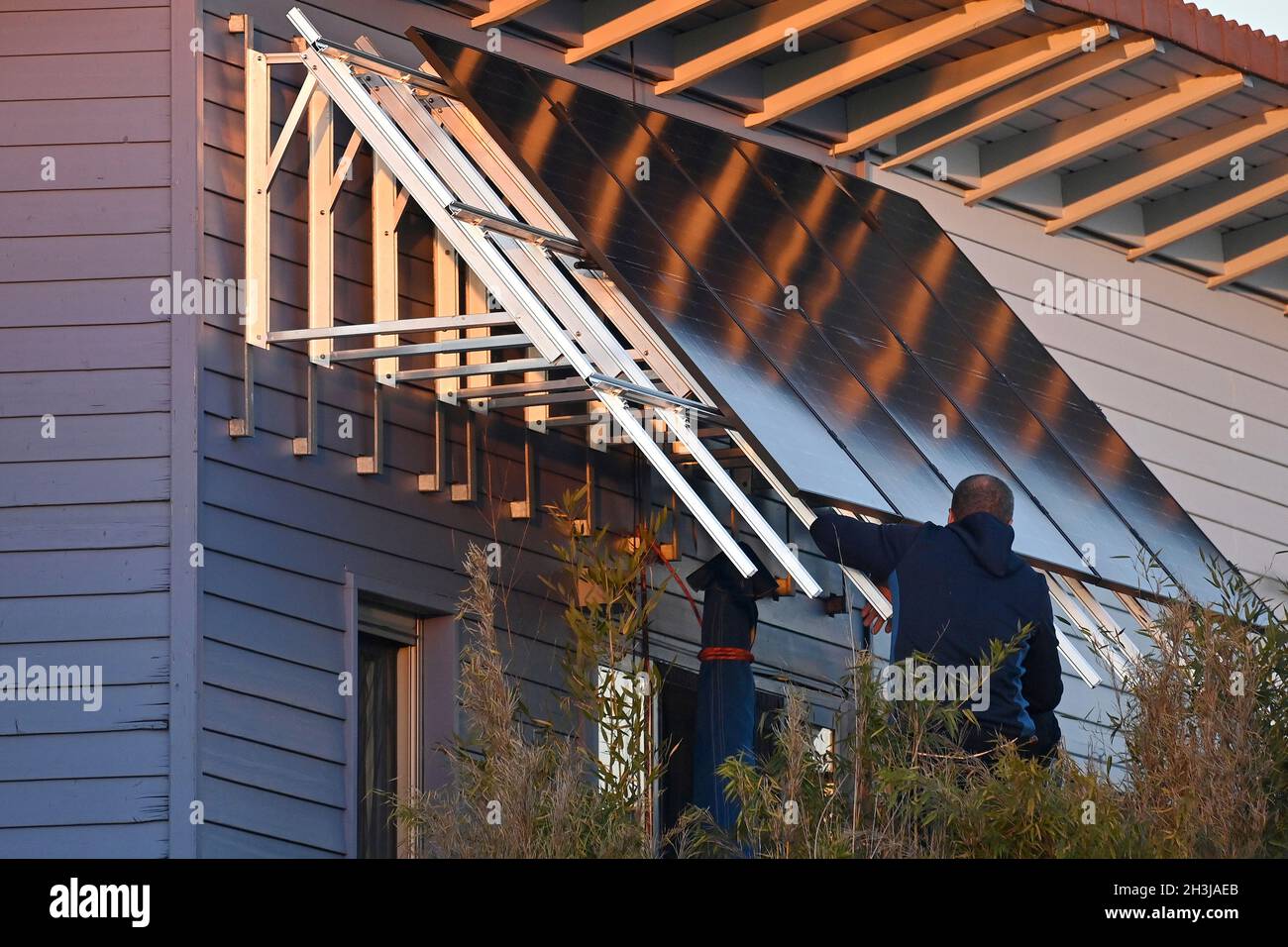 Hair, Deutschland. 28th Oct, 2021. Single-family house with ...