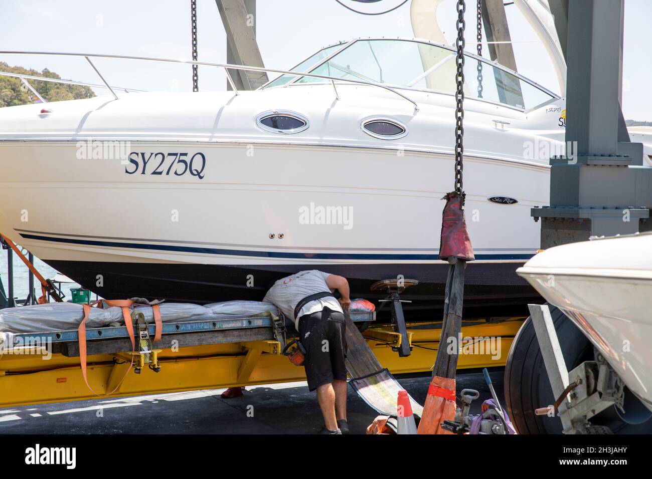 Boat lifting slings hi-res stock photography and images - Alamy
