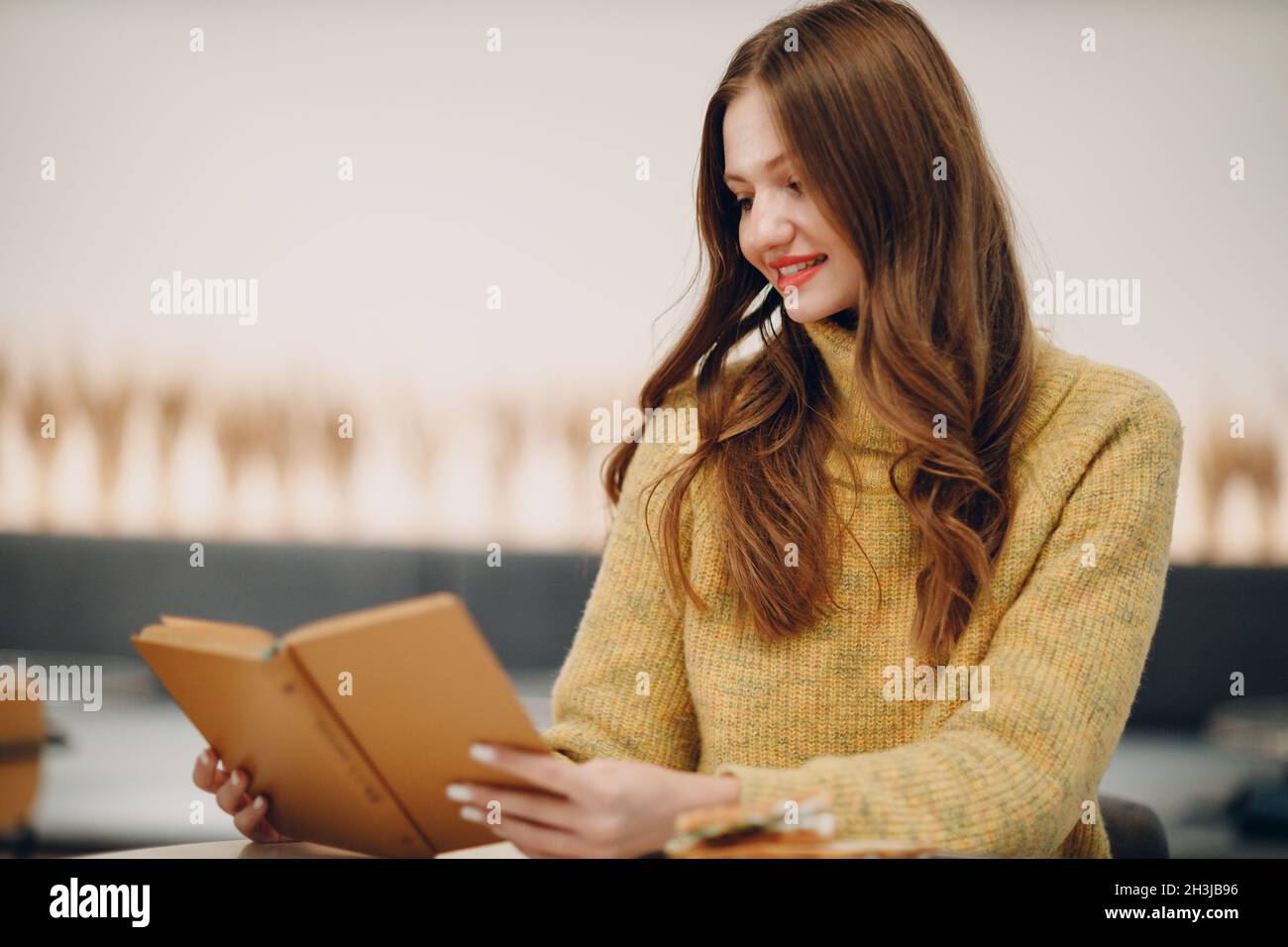 Cafe book hi-res stock photography and images - Alamy