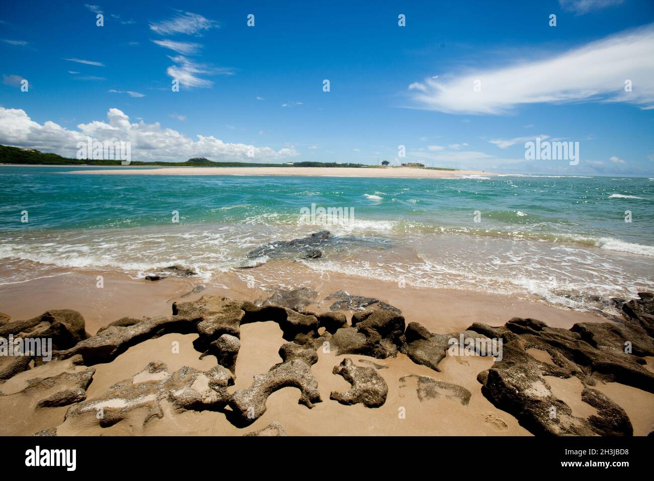 Empty beach view with no people ocean and sea Stock Photo - Alamy