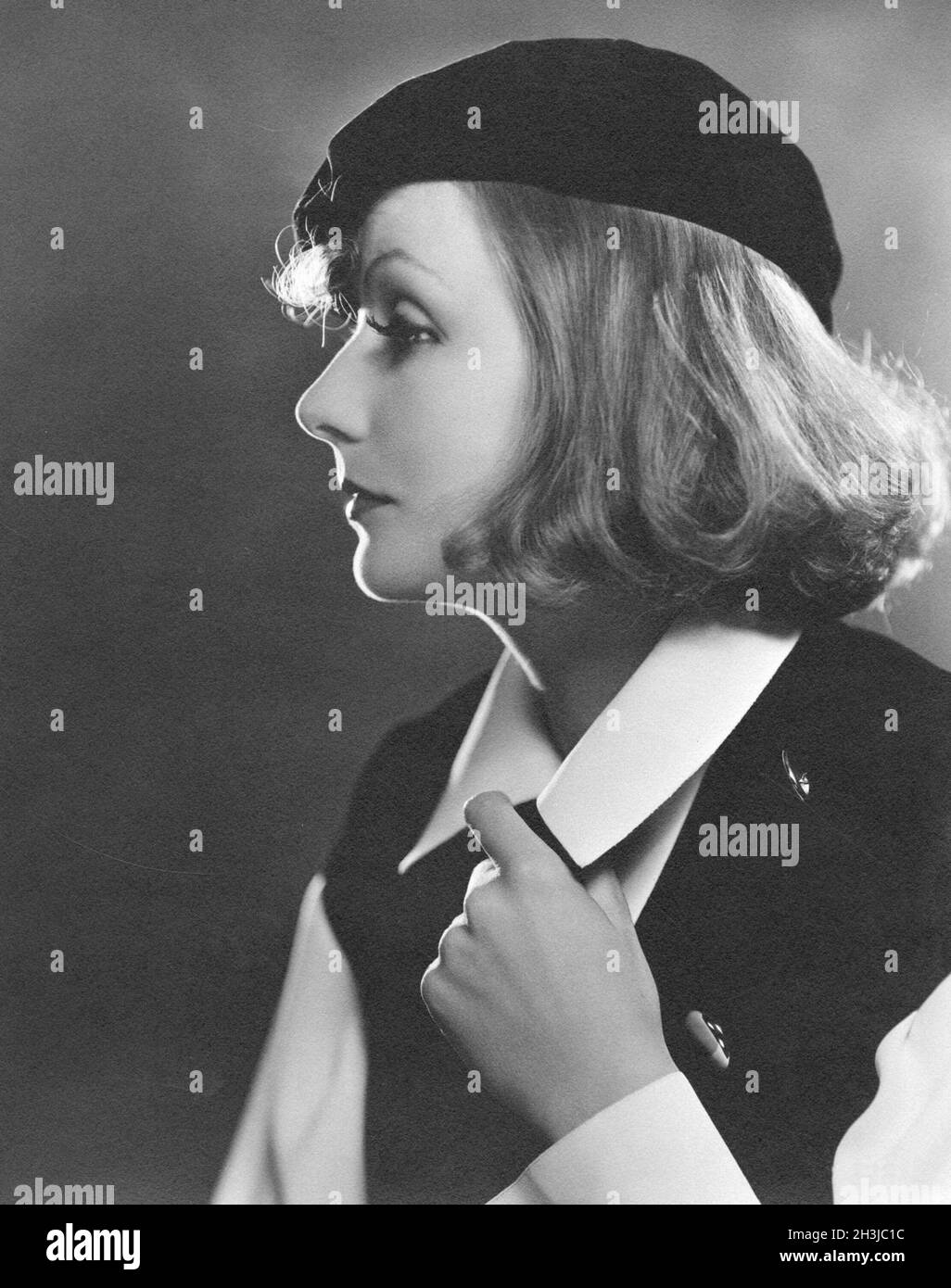 Greta garbo profile hi-res stock photography and images - Alamy