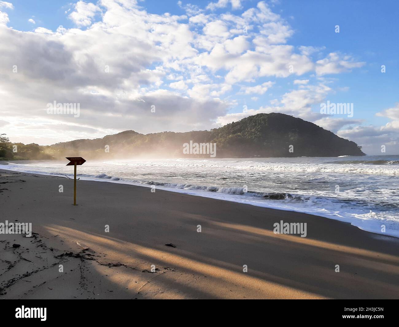 Empty beach view with no people ocean and sea Stock Photo - Alamy