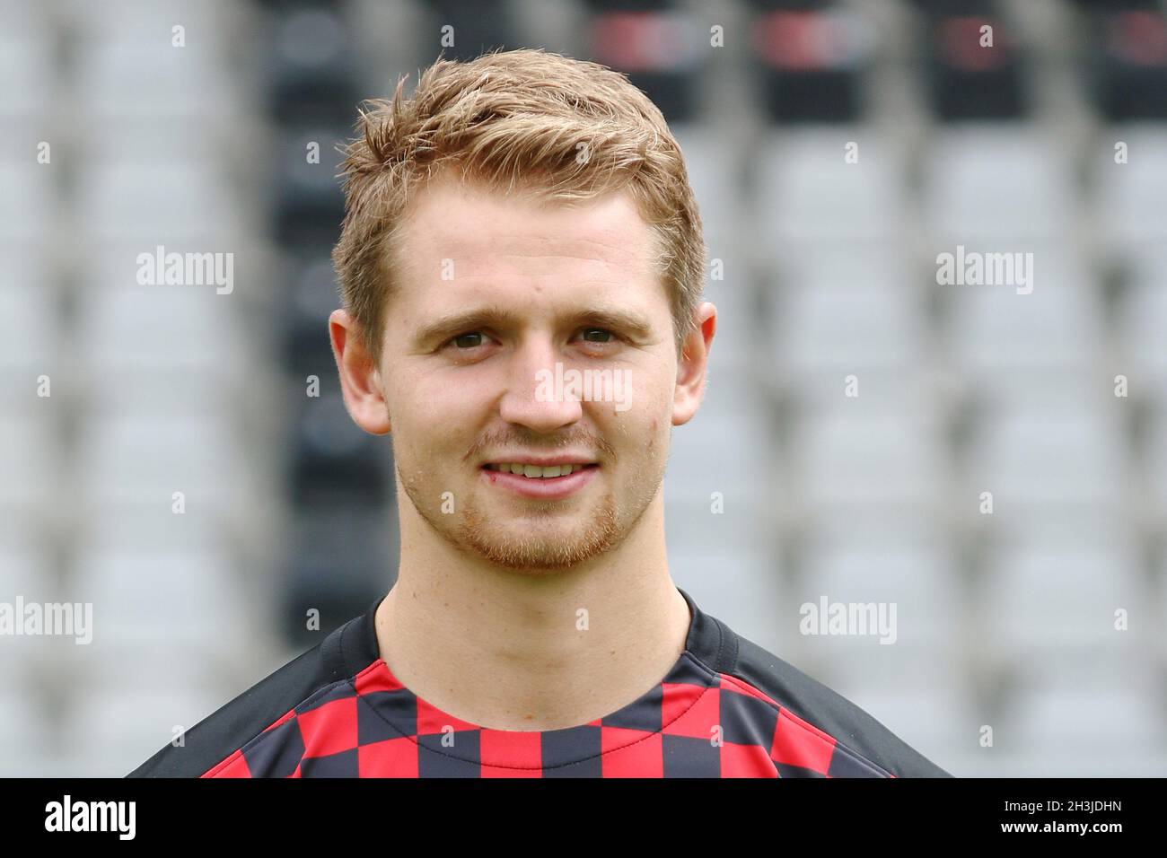 Mannschaftsfoto und portraits sc freiburg 15 16l hi-res stock ...