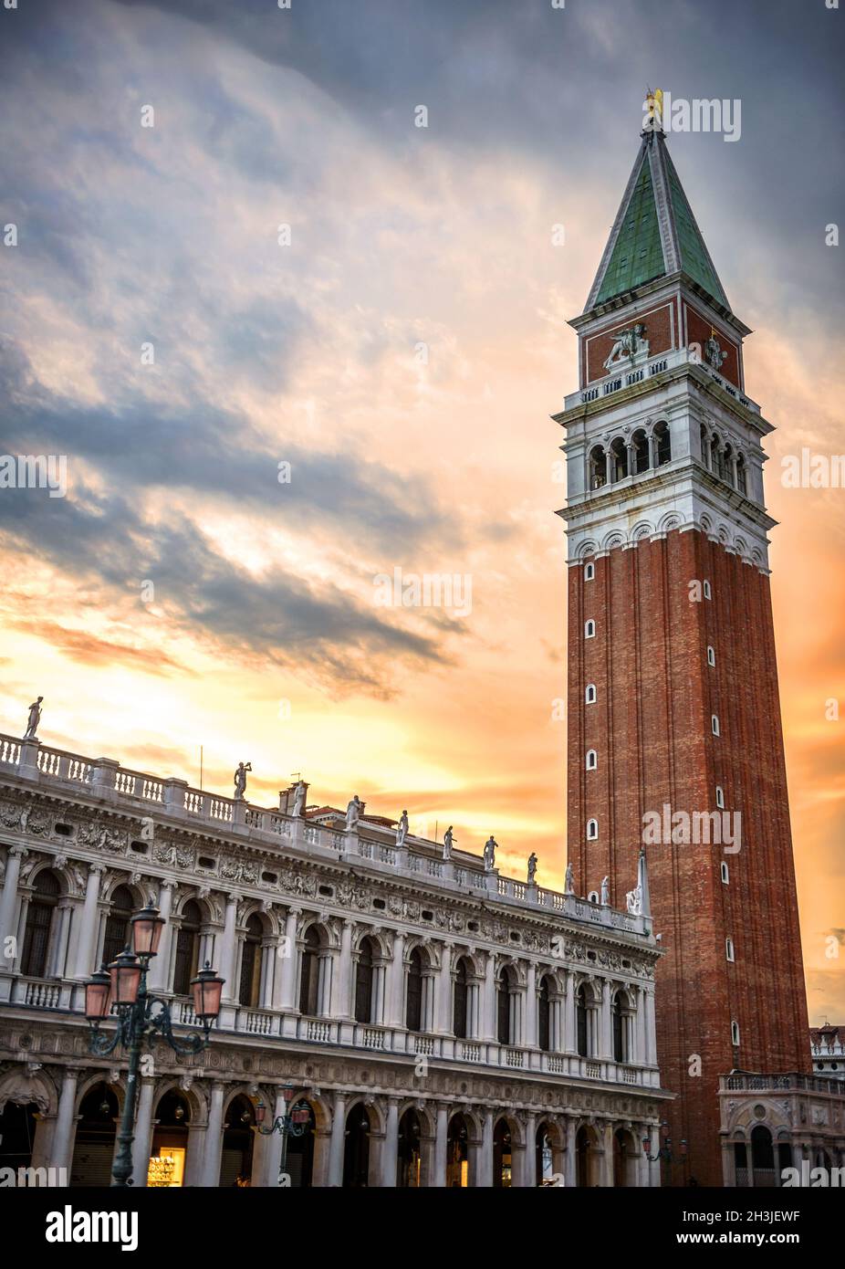 Venice dusk hi-res stock photography and images - Alamy
