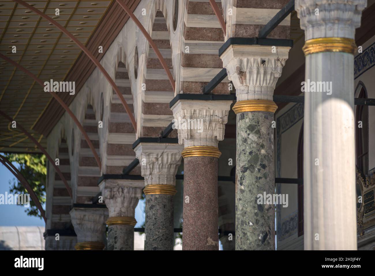 Canopy bed asia hi-res stock photography and images - Alamy