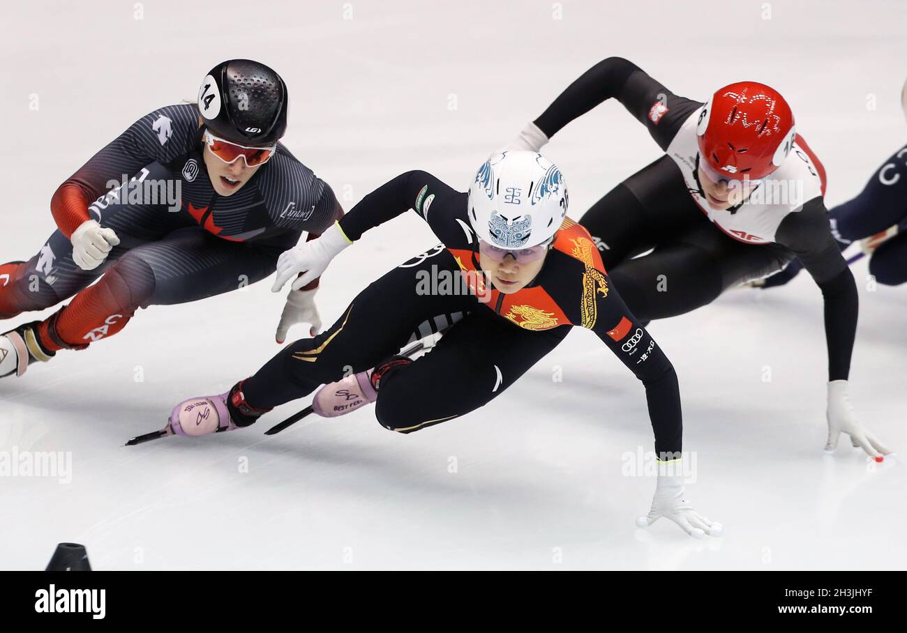 Nagoya, Japan. 29th Oct, 2021. Han Yutong (C) of China competes during ...