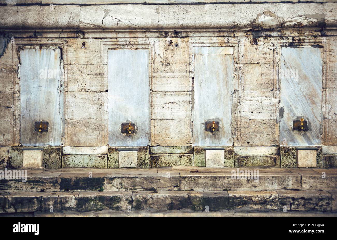 Muslim ritual washing hi-res stock photography and images - Alamy