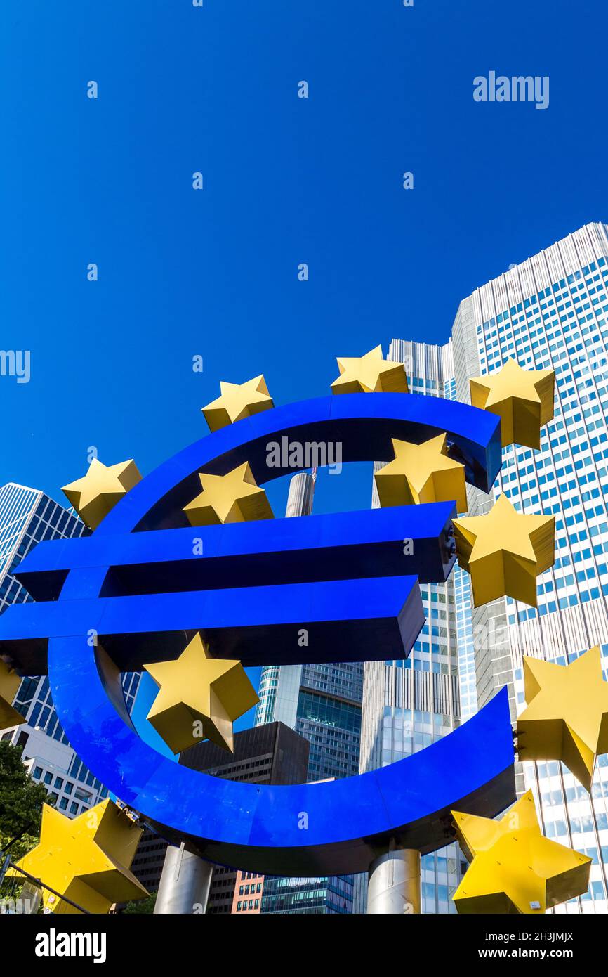 Euro symbol frankfurt hi-res stock photography and images - Alamy