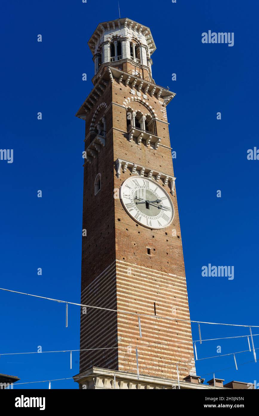 Torre dei Lamberti in Verona Stock Photo - Alamy