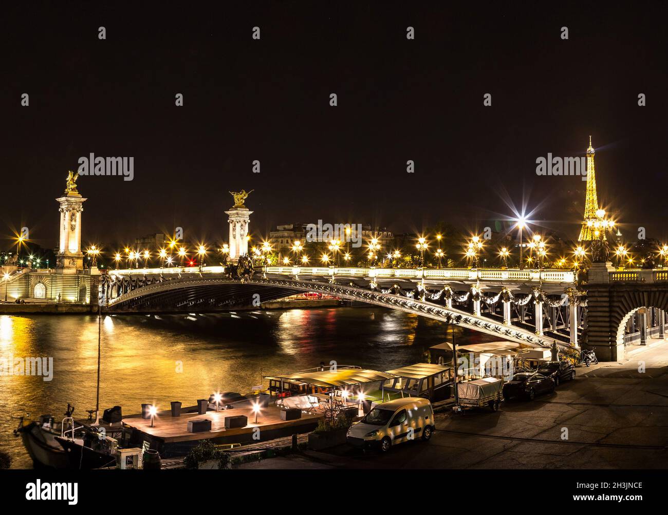 Water reflection iii hi-res stock photography and images - Alamy