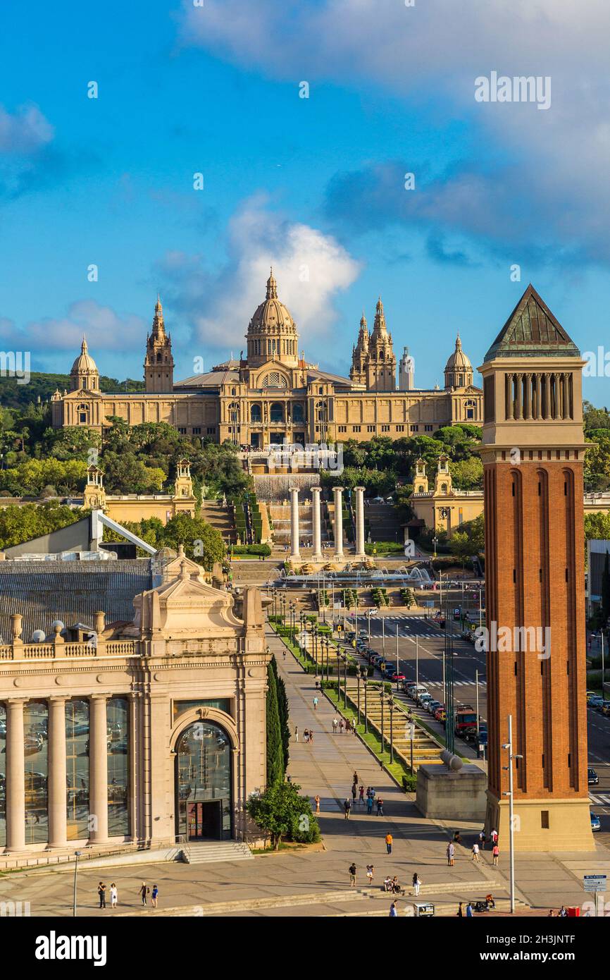 Barcelona city center house hi-res stock photography and images - Alamy