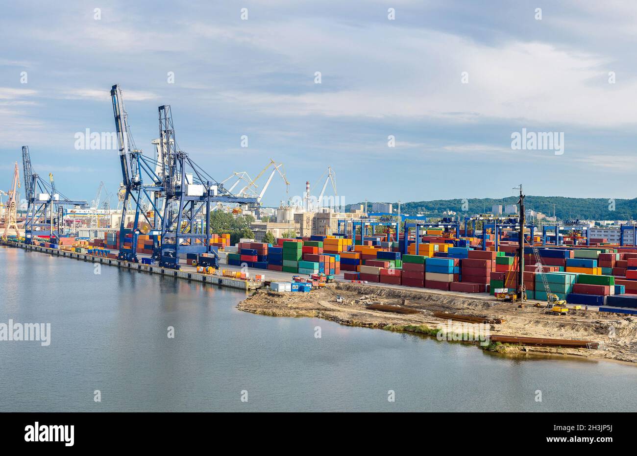 Container unloading ship quay hi-res stock photography and images - Alamy