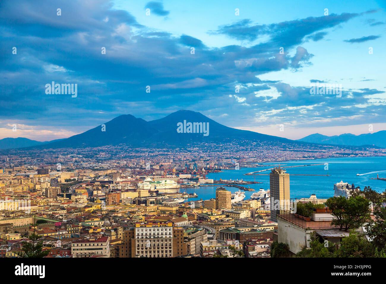 Mount vesuvius in summer hi-res stock photography and images - Alamy