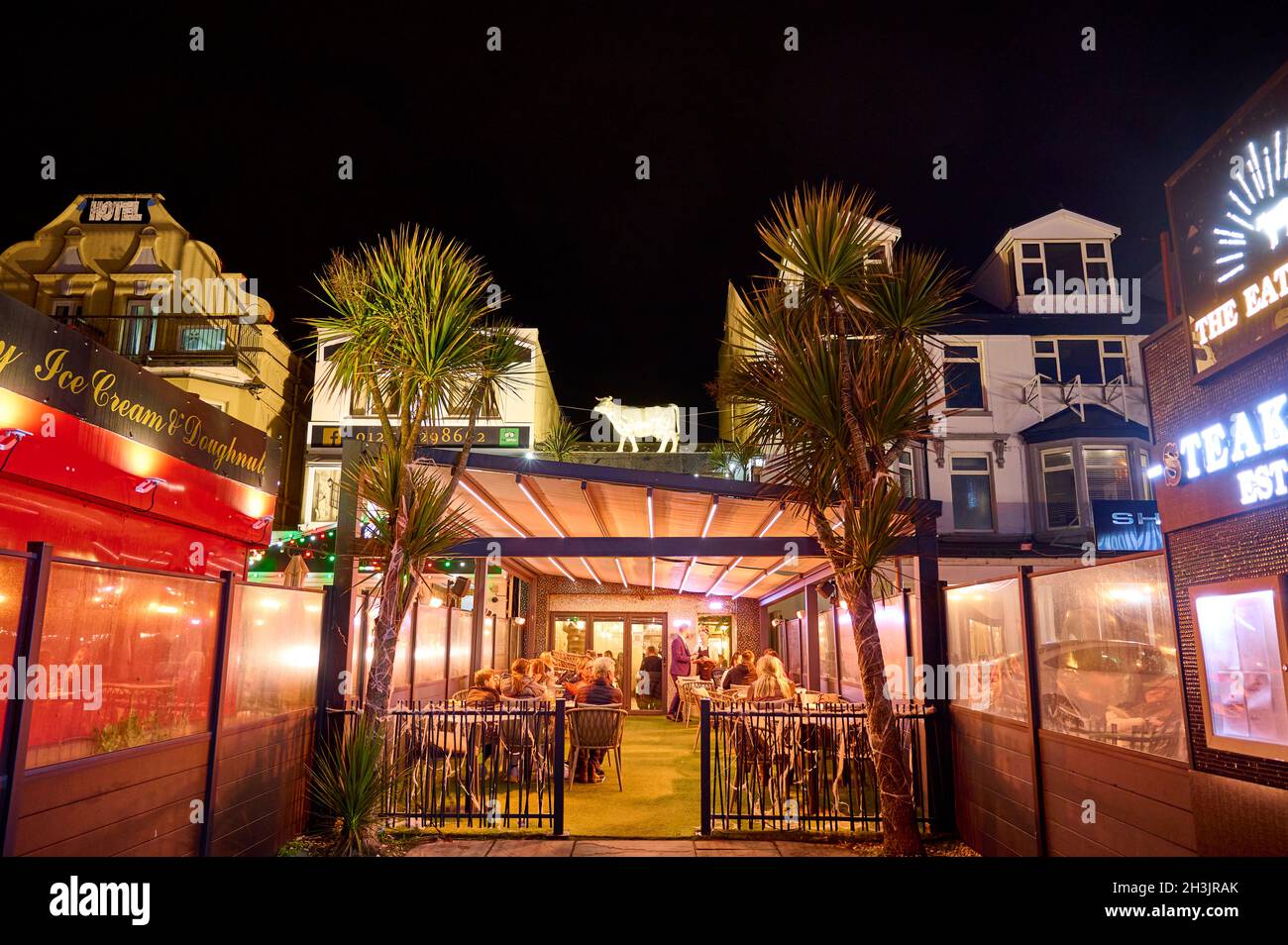 Steak restaurant on Blackpool seafront at night Stock Photo - Alamy
