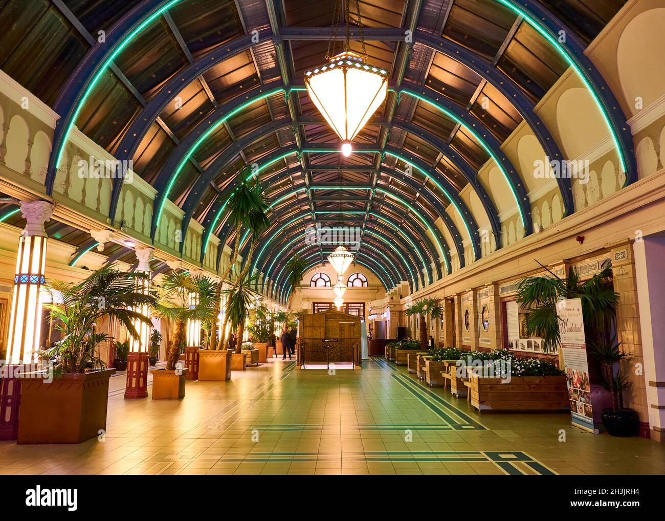 Winter gardens blackpool victorian hi-res stock photography and images ...