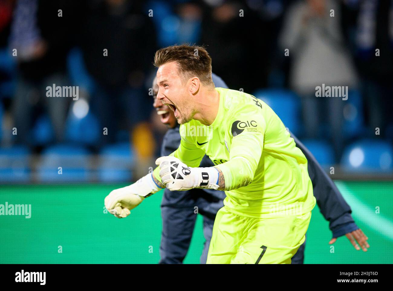 Penalty shoot out soccer hi-res stock photography and images - Alamy