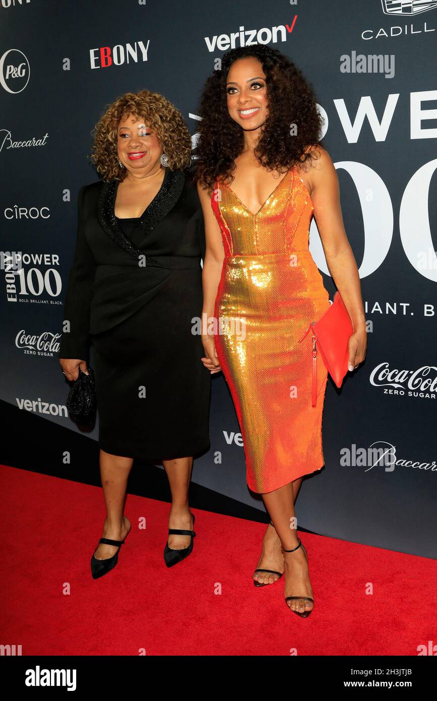 LOS ANGELES - OCT 23: Jacque Turner, Nischelle Turner at 2021 Ebony ...