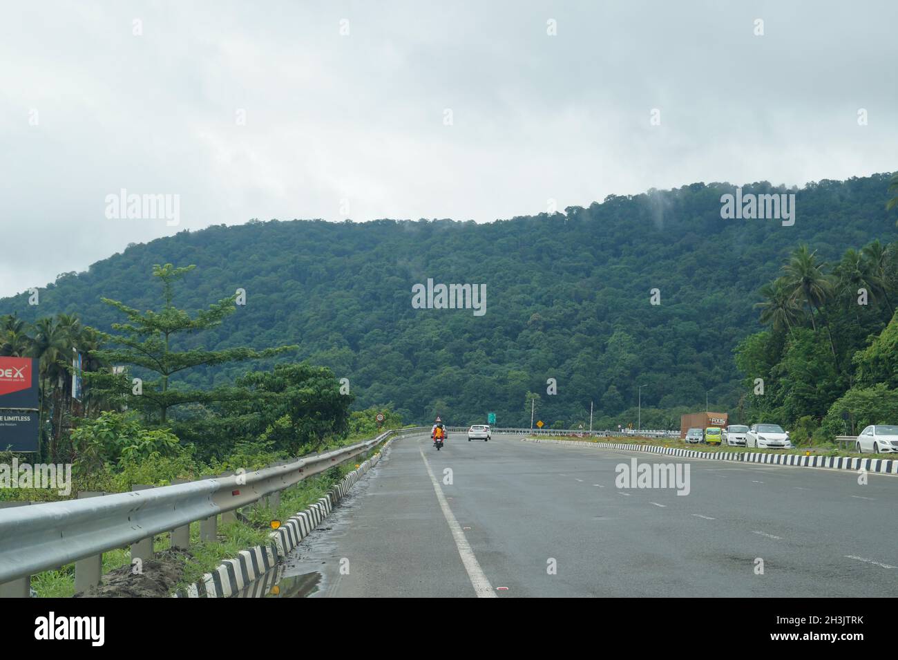 Kerala, India - 09-18-2021: National highway 544 road to the Kuthiran ...
