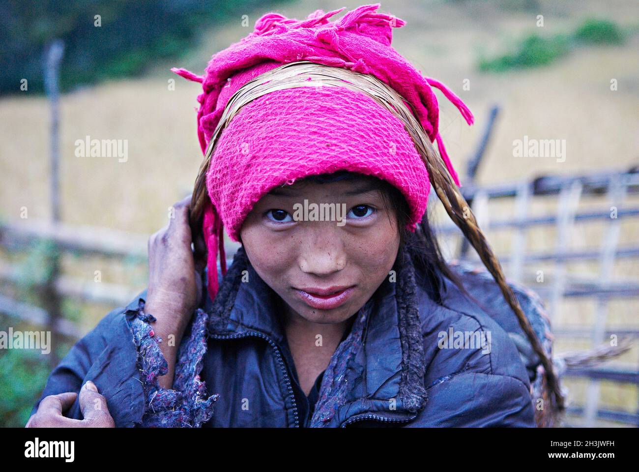 Nepal. Arun valley, East Nepal. Porter, the road rider of the Himalaya ...