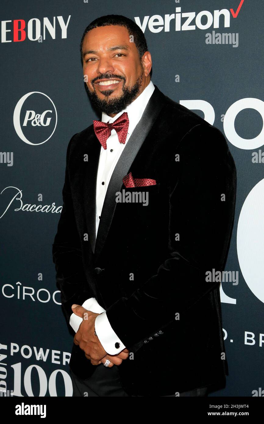 LOS ANGELES - OCT 23: Laz Alonso at 2021 Ebony Power 100 at the Beverly ...