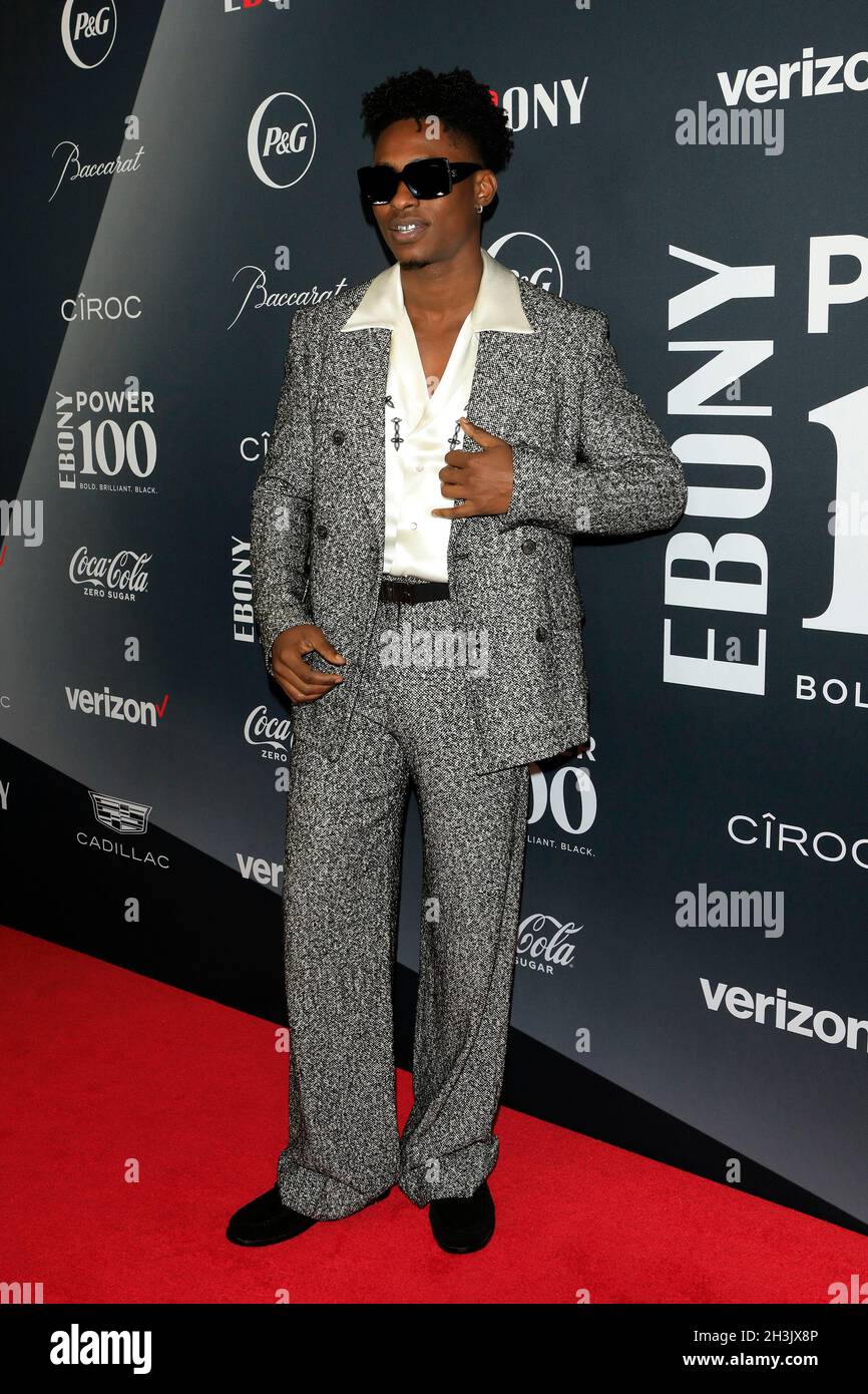 LOS ANGELES - OCT 23: Lucky Daye, David Debrandon Brown at 2021 Ebony ...