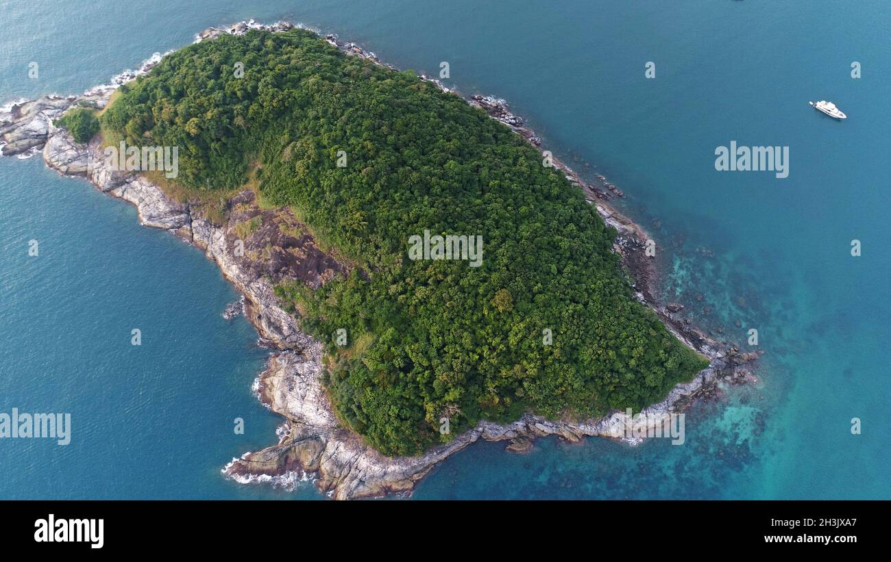 Aerial shot of Koh Bon island and boat on the sea Stock Photo - Alamy
