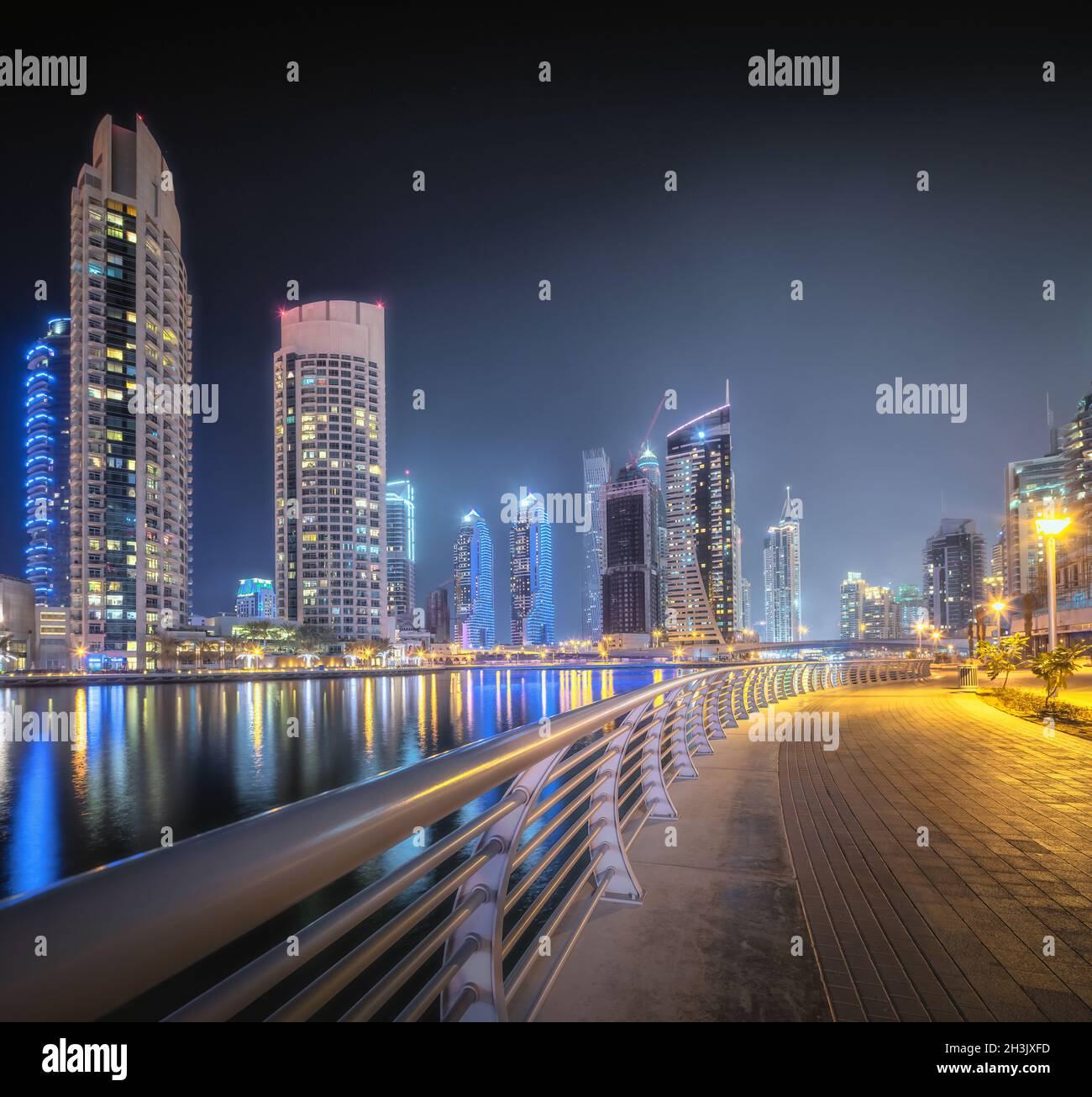 Night time panoramic view of Dubai Marina bay and city center, UAE ...