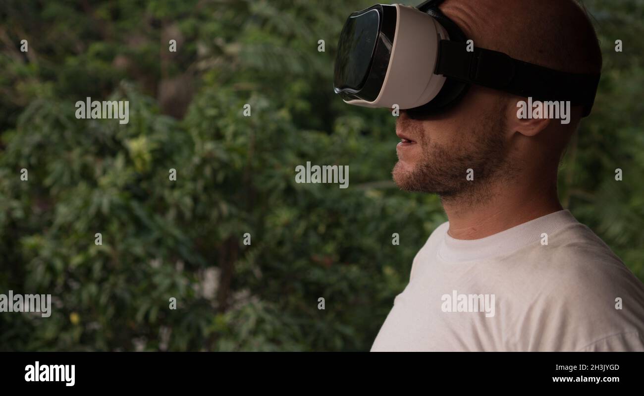 Reality virtual man hands hi-res stock photography and images - Alamy