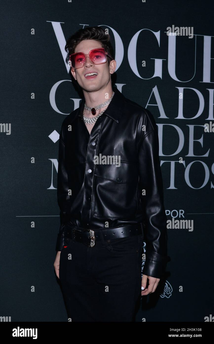 Non Exclusive: MEXICO CITY, MEXICO - OCTOBER 28, 2021: Singer Leon ...