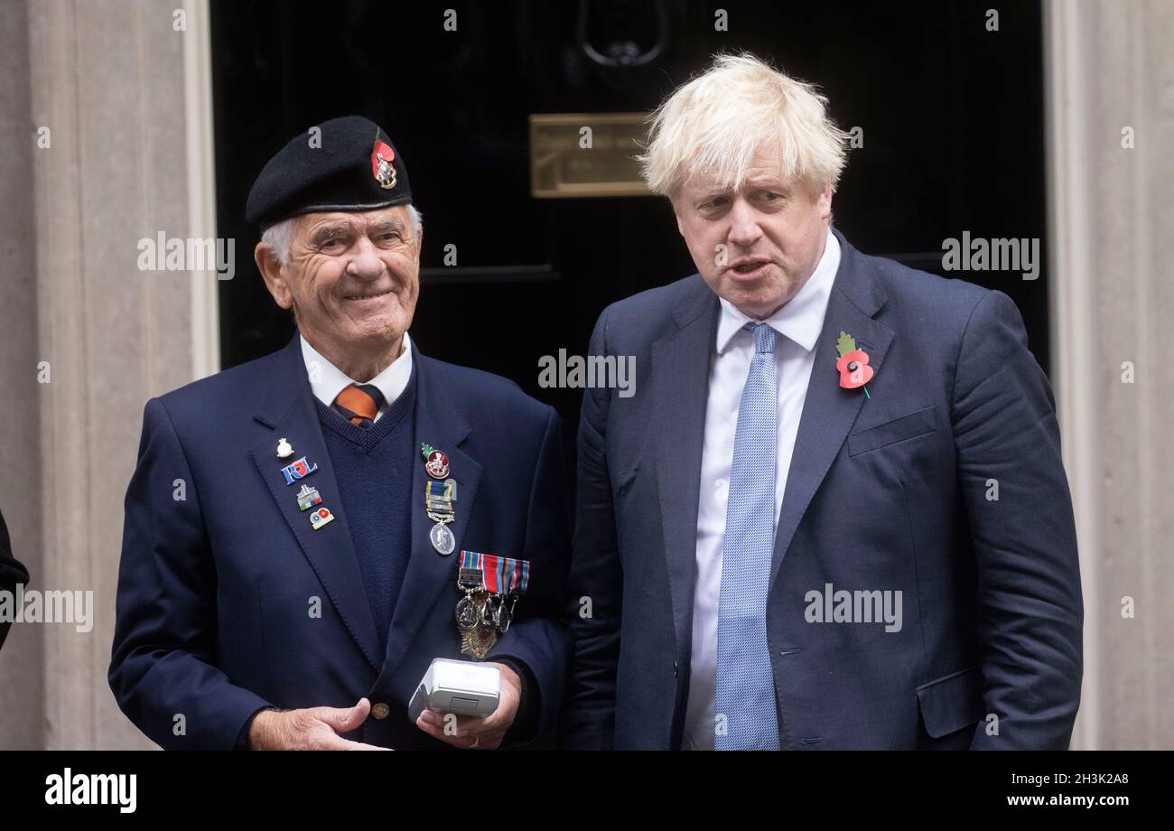 London, UK. 29th Oct, 2021. UK Prime Minister, Boris Johnson, buys a ...