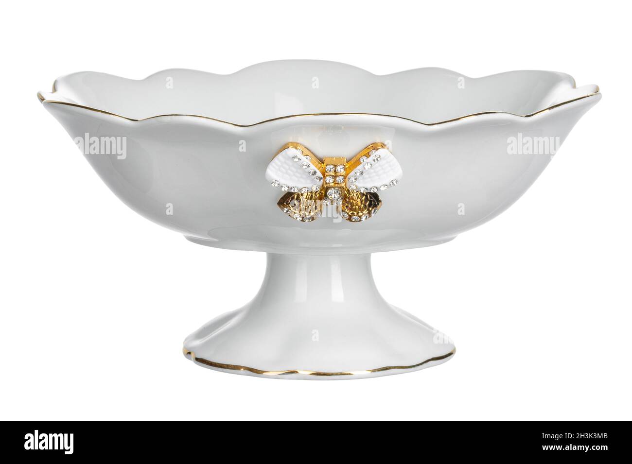 Empty ceramic fruit bowl isolated on white background Stock Photo - Alamy