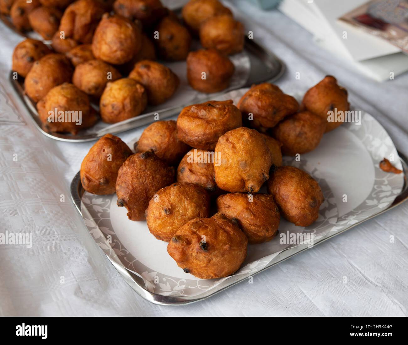 Oliebollen hi-res stock photography and images - Alamy