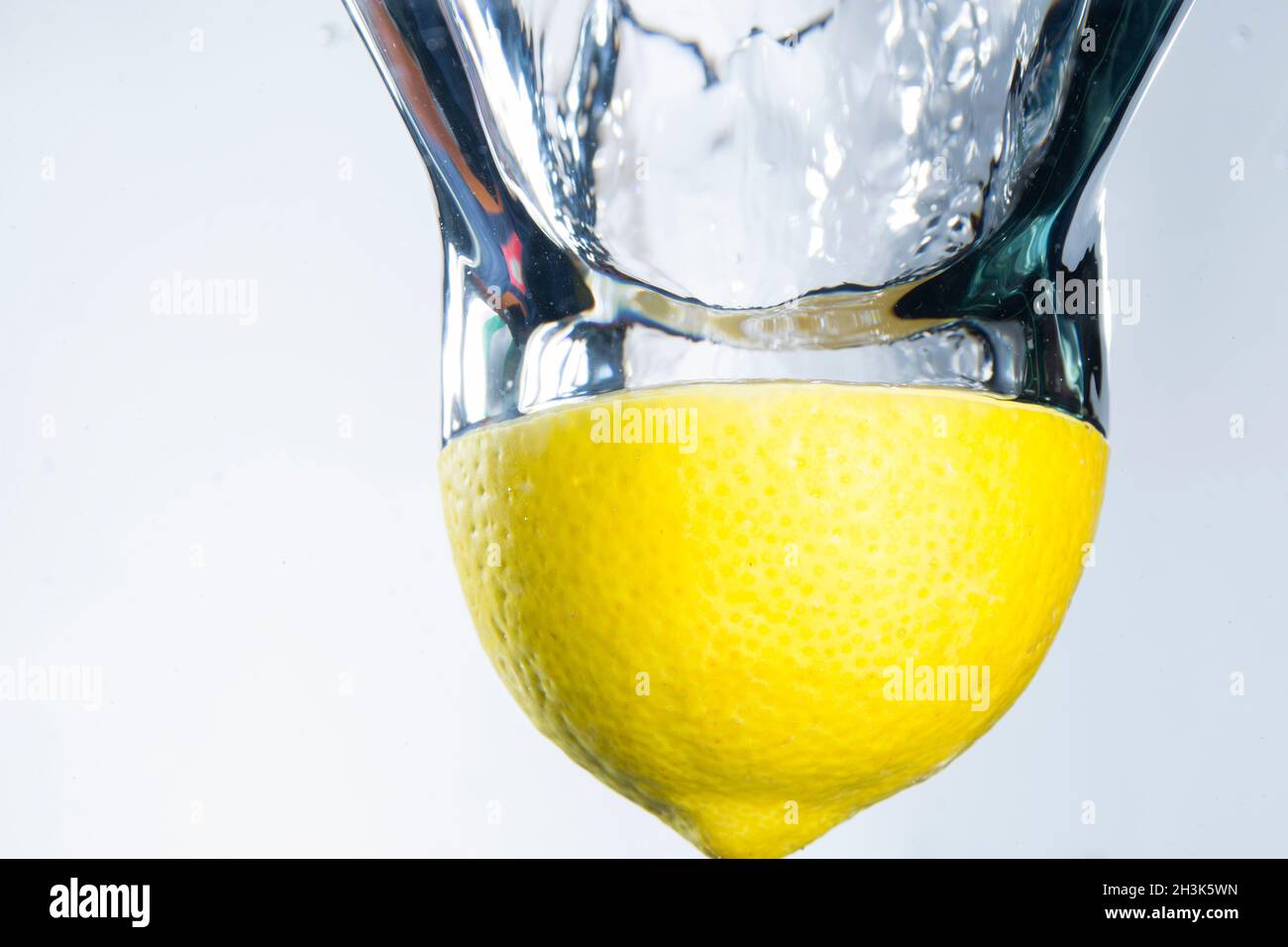Yellow water splash hi-res stock photography and images - Alamy